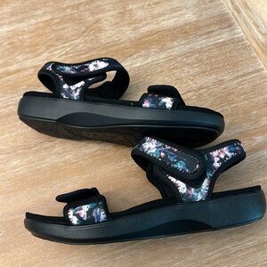 Traq by Alegria | Shoes | Traq Sandals | Poshmark